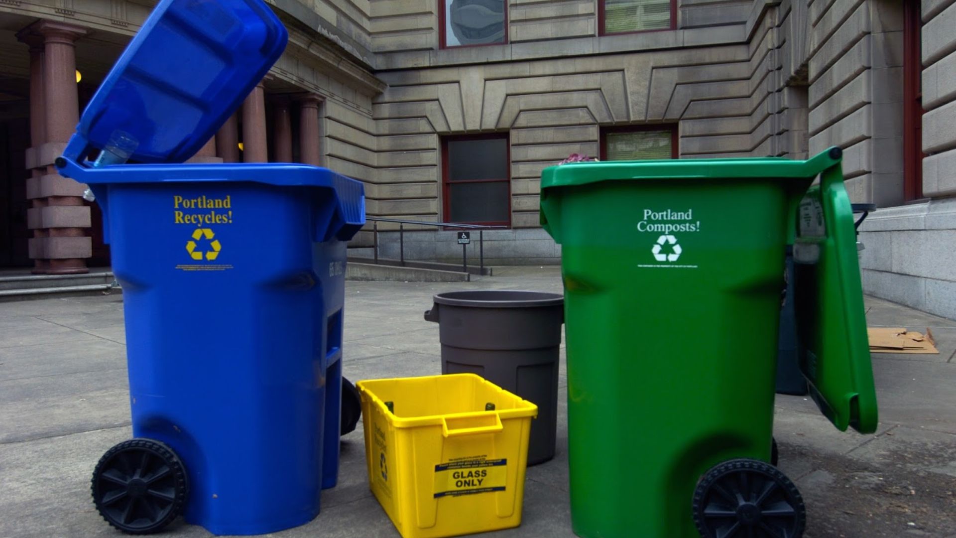 Factors to Consider When Selecting Garbage Bins Suppliers in Abu Dhabi